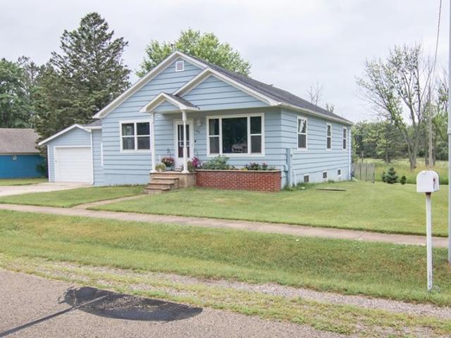 449 N Clinton St, Princeton, WI 54968
