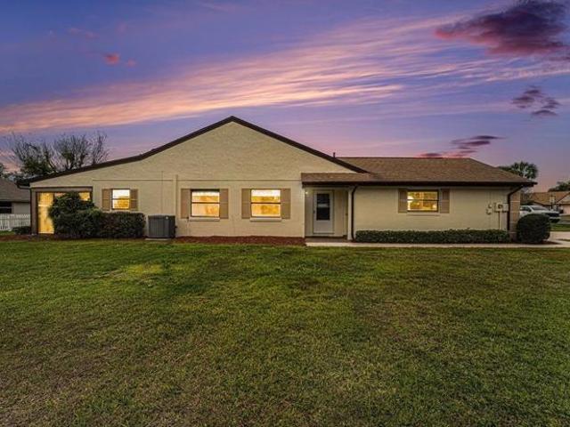 449 Sandestin Dr, Winter Haven, FL 33884