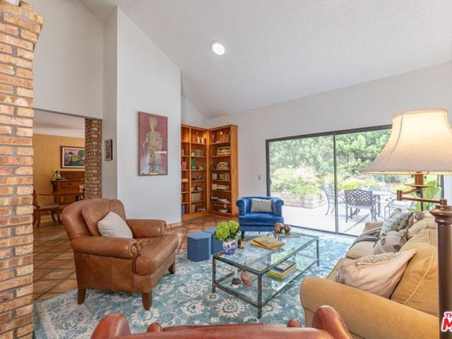 449 Willamette Ln, Claremont, CA 91711