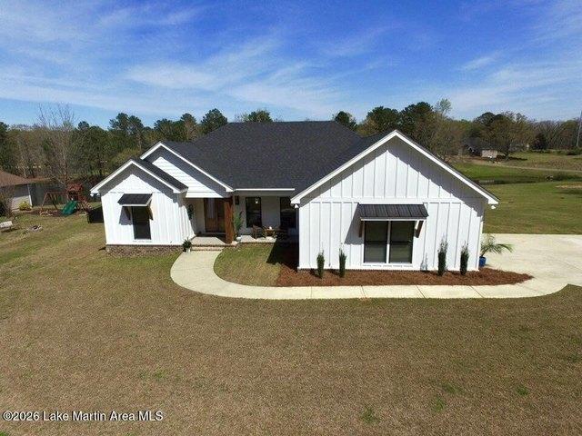 449 Winding Creek Rd, Alexander City, AL 35010