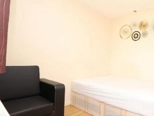 44 51 Capstan Square, London, E14 3EU, United Kingdom | Room for rent #154573701 | Rentberry