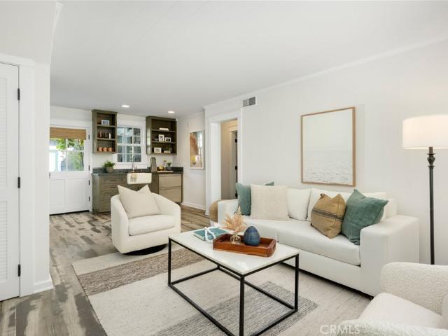 44 59th Pl, Long Beach, CA 90803 | MLS #OC26010