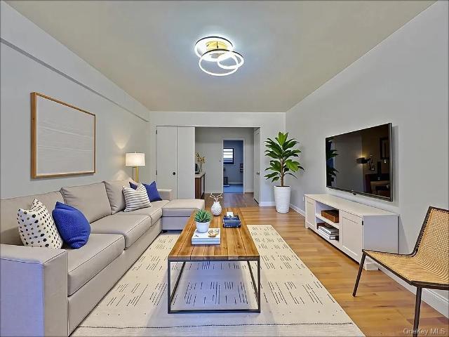 44 21 Macnish Street, Unit 2