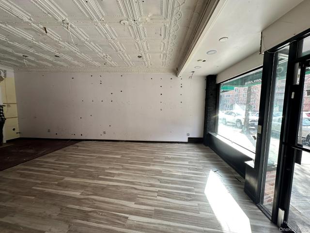 44 29 Douglaston Parkway