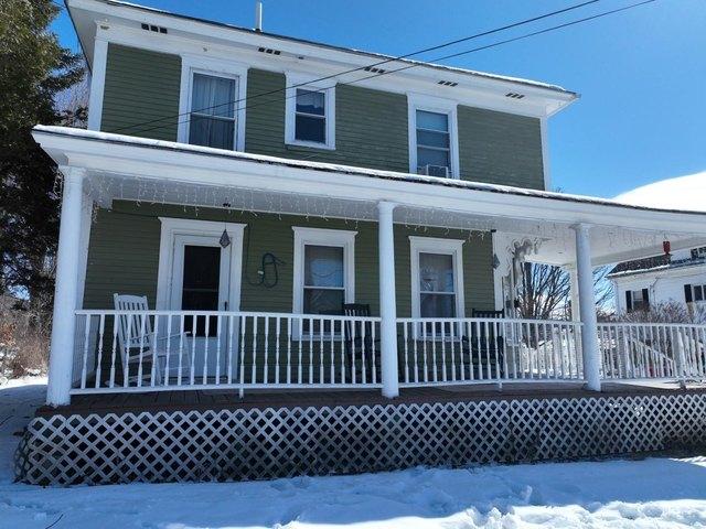 44 Taylor St, Newport City, VT 05855