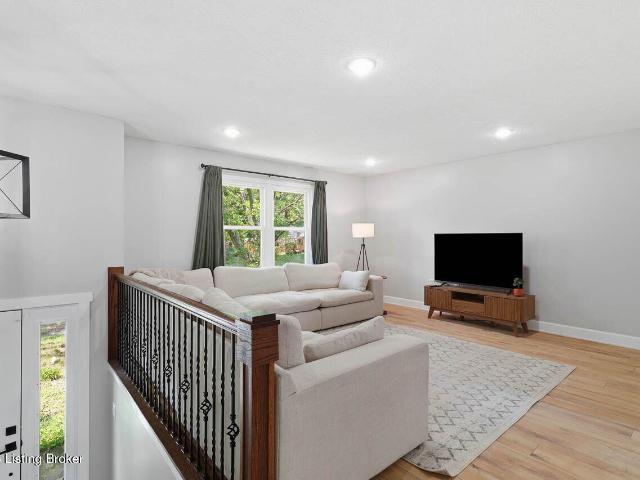 44 Tinted Cloud Cir