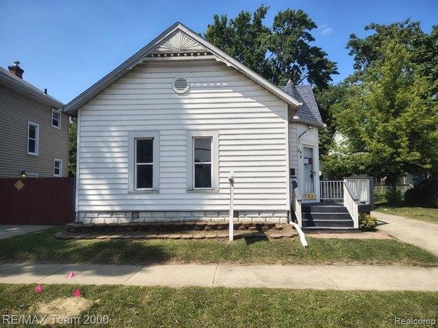 44 Union St, Mount Clemens, MI 48043