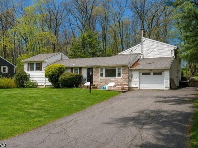 44 Venetian Dr, Jefferson Township, NJ 07849