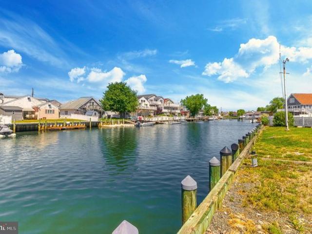 44 W Boat Dr, Little Egg Harbor Township, NJ 08087