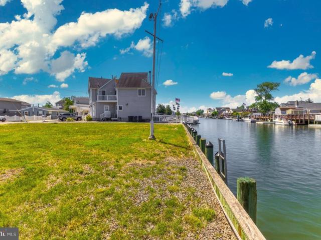 44 W Boat Drive