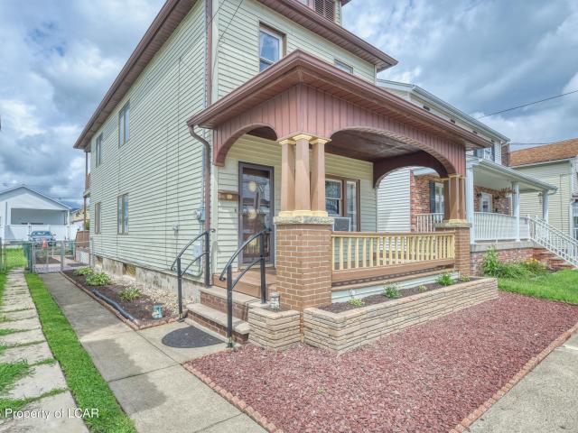 44 W Grand Street