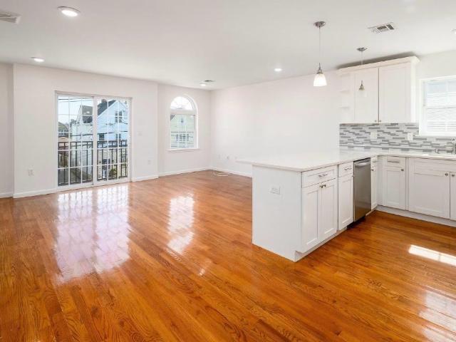 44 West 50Th St # 2
