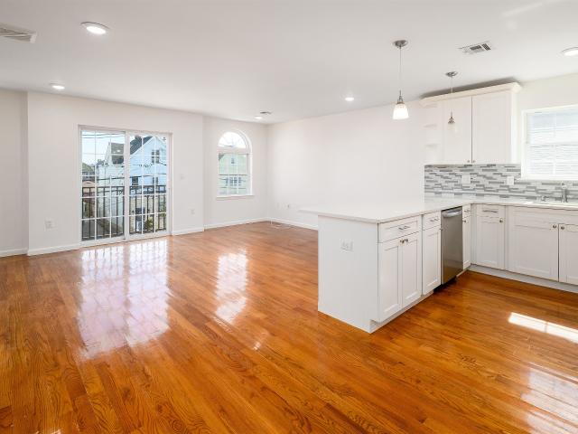 44 West 50Th St