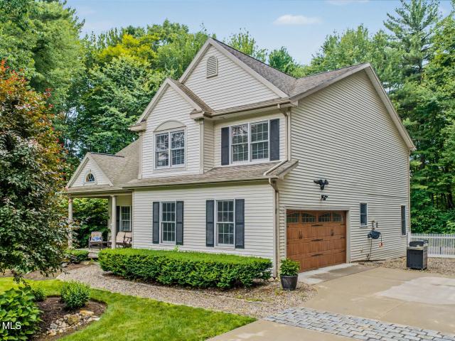 44 Willowbrook Terrace