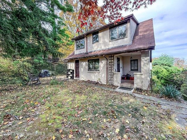 44 Woodside Ave, Staten Island, NY 10304