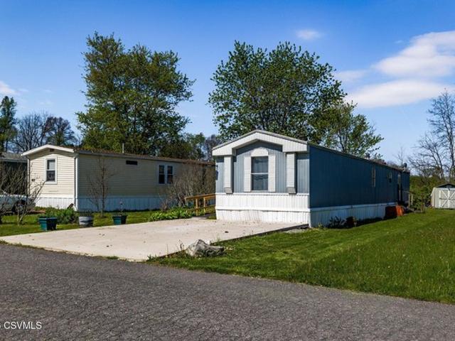 44 Albatross Dr, Watsontown, PA 17777