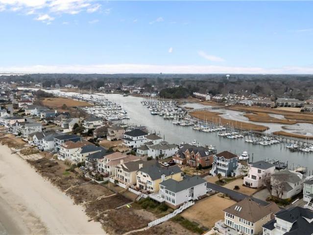 44 Bay Front PL