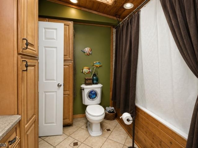 44 Beaver Brook Ln, Denville, NJ 07834 | MLS #4019