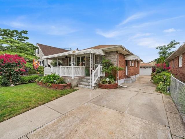 44 Belmont Blvd, Elmont, NY 11003