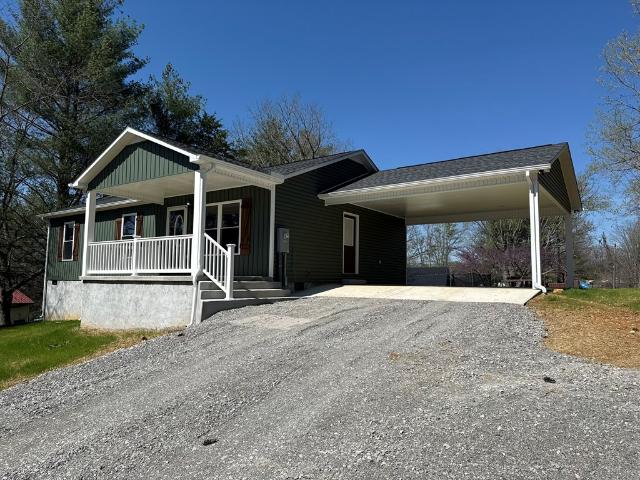 44 Blue Lake Rd