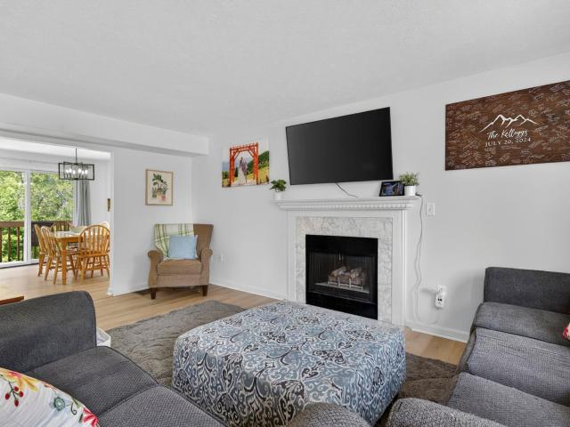 44 Brook Hollow Way