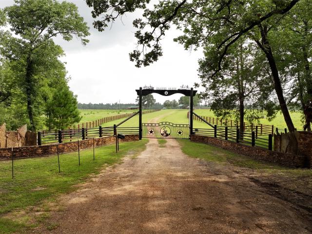 44 Bucking Bull Road