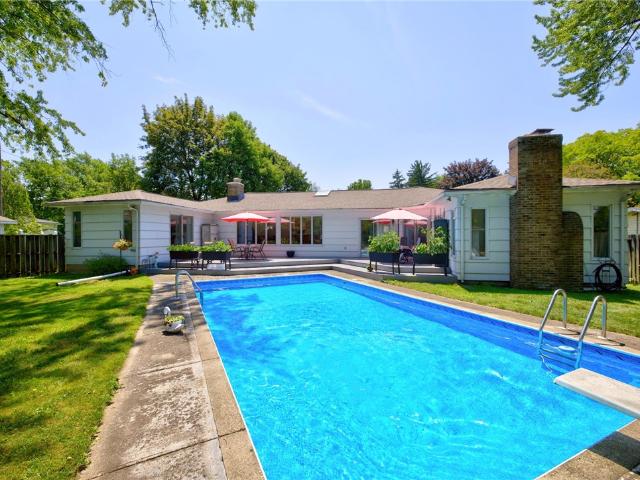 44 Castle Acres Dr