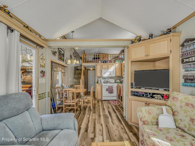 44 Cedar Dr, Gouldsboro, PA 18424 | MLS #SC260800