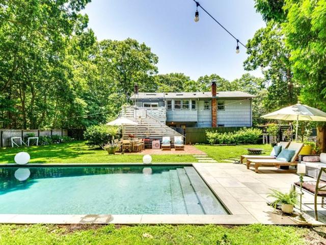 44 Cedar Ridge Dr, East Hampton, NY 11937
