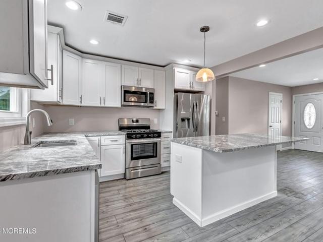 44 Chancellor Ct, Toms River, NJ 08757