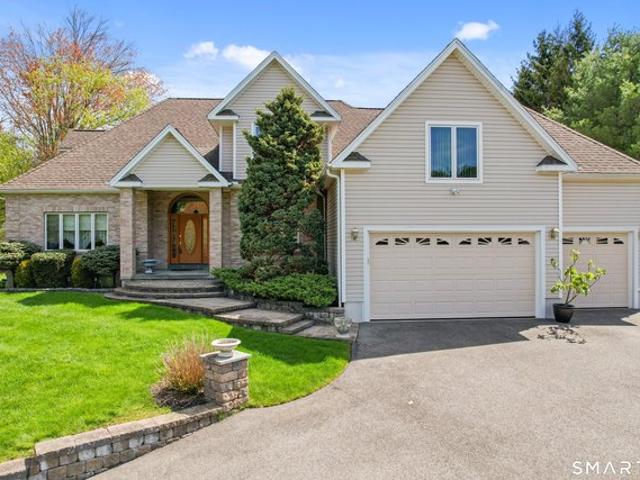 44 Chippenwood Ln, Bristol, CT 06010
