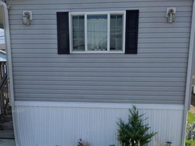 44 Coke Ave, Avenel, NJ 07001