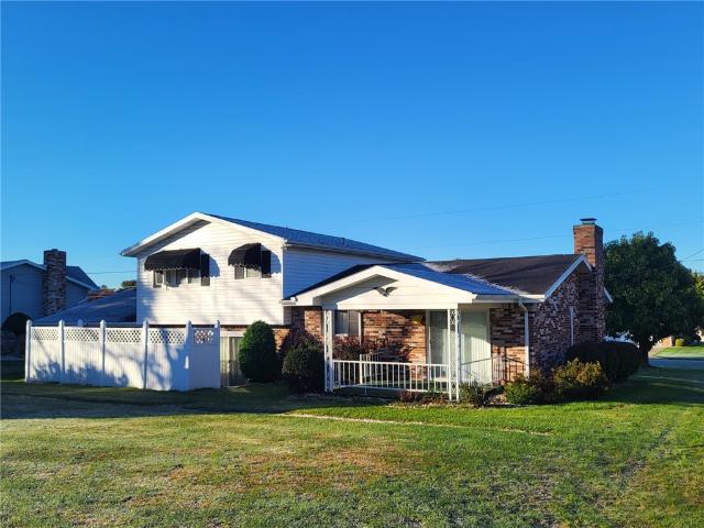 44 Clover Dr