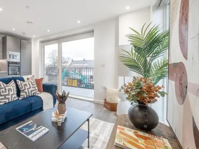 44 Clarence Avenue, London, SW4 8DJ, United Kingdom | 3 bed apartment for rent #167849436 | Rentberry
