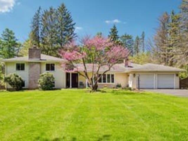 44 Crescent Hill Rd, Pittsford, NY 14534