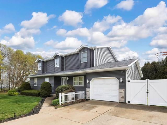 44 Crestwood Ln, North East, PA 16428