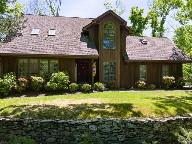 44 Eleanor Drive