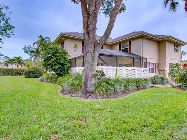 44 Essex Ct Apt B, Royal Palm Beach, FL 33411