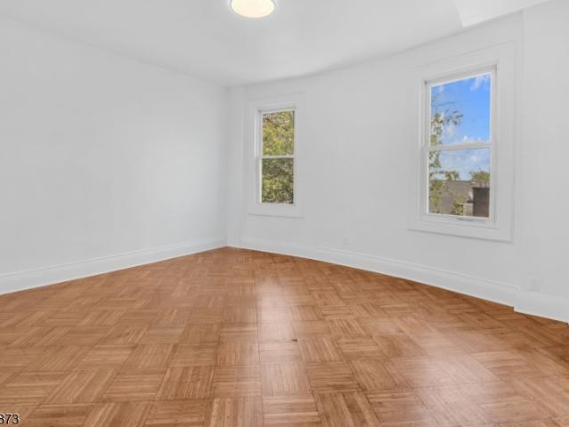 44 Farley Ave # 1