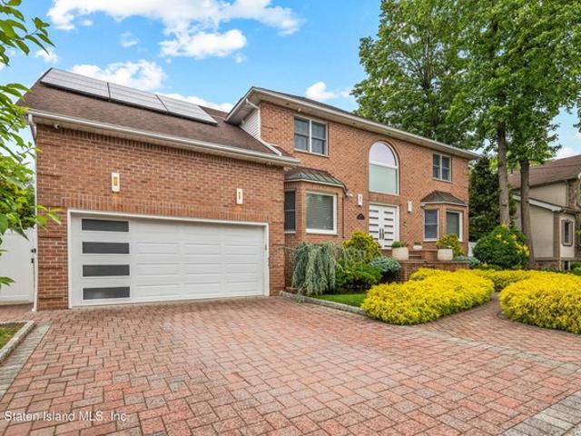 44 Fayann Ln, Staten Island, NY 10307