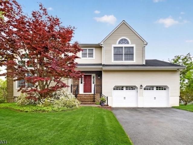 44 Fisher Dr, Hillsborough Twp, NJ 08844