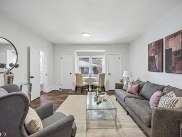 44 Gates Ave Apt 2 #