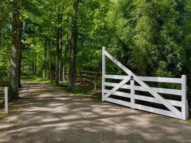 44 Georgica Close Rd, East Hampton, NY 11937
