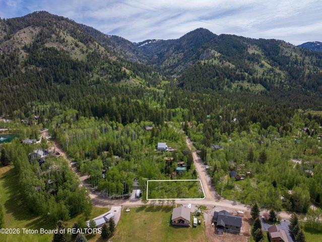 44 Green Canyon Dr, Star Valley Ranch, WY 83127