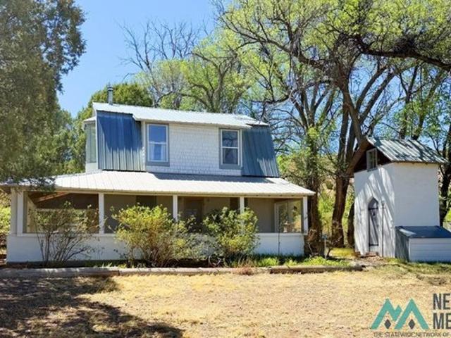 44 Grump St, Las Vegas, NM 87701