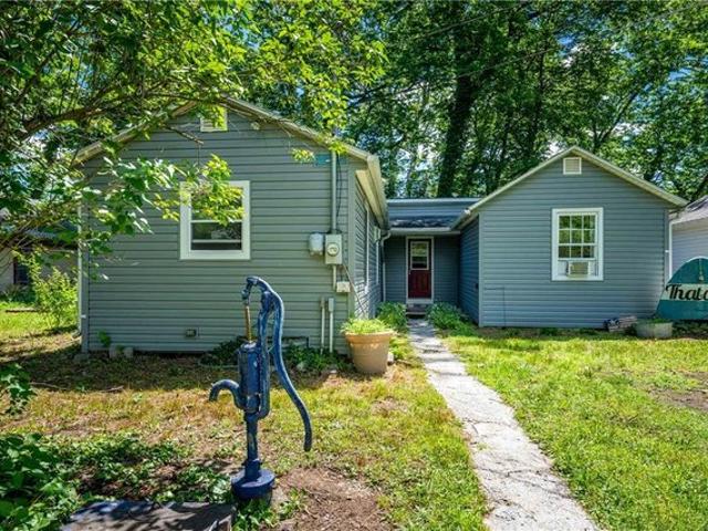 44 Island Rd, Upper Mt Bethel Township, PA 18343