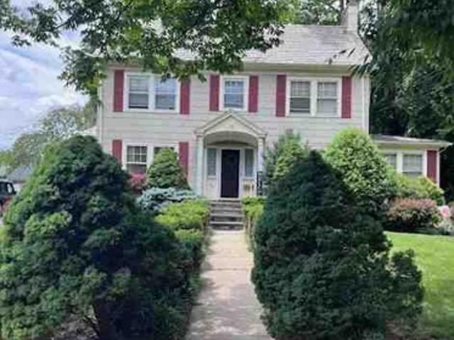 44 Kenyon Ave