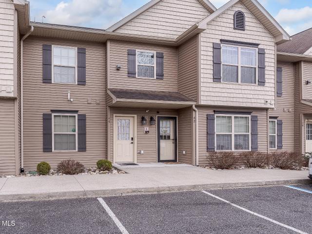 44 Kendall Dr, Bethlehem, NY 12054 | Compass