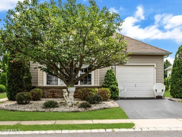 44 Kensington Rd, Manchester, NJ 08759