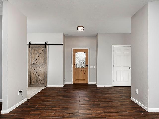 44 Lake Forest Circle